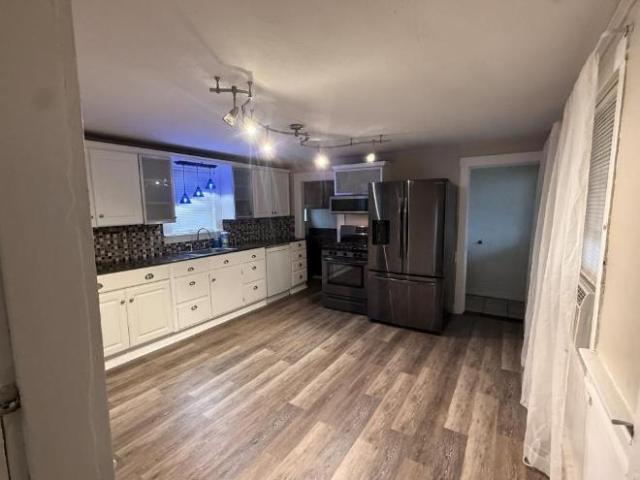 3 Br, 1 bath, Apartment 7 Market Street
