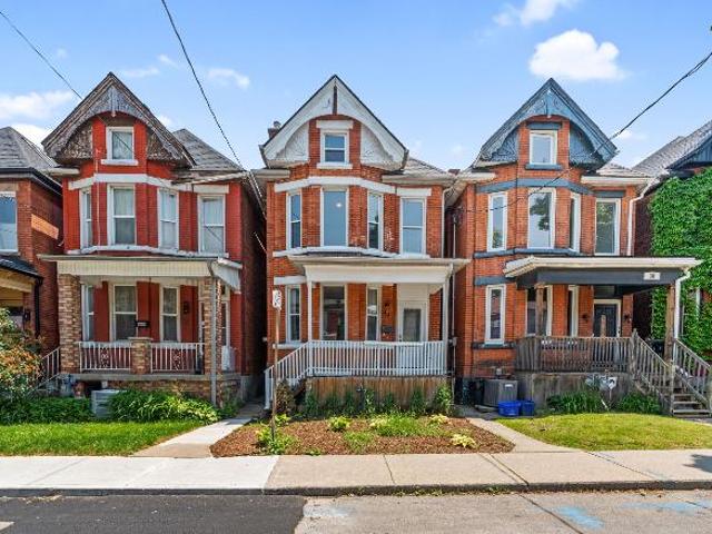 3 Br, 1 bath, Apartment 40 Ashley St