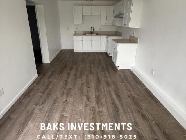 3 Br, 1 bath, Apartment 4213 Santa Ana Street