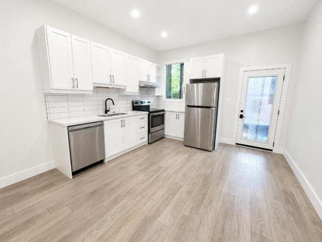 3 Br, 1 bath, Apartment 482 King William Street