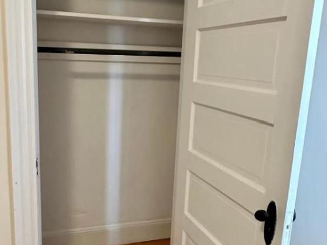 3 Br, 1 bath, Apartment 505 Main St