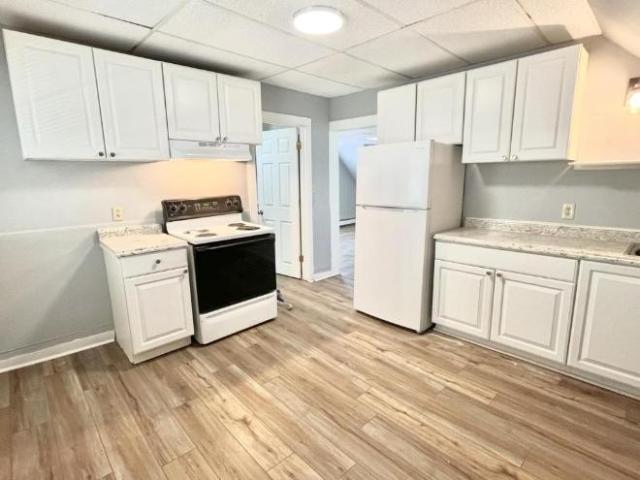 3 Br, 1 bath, Apartment 57 5th St