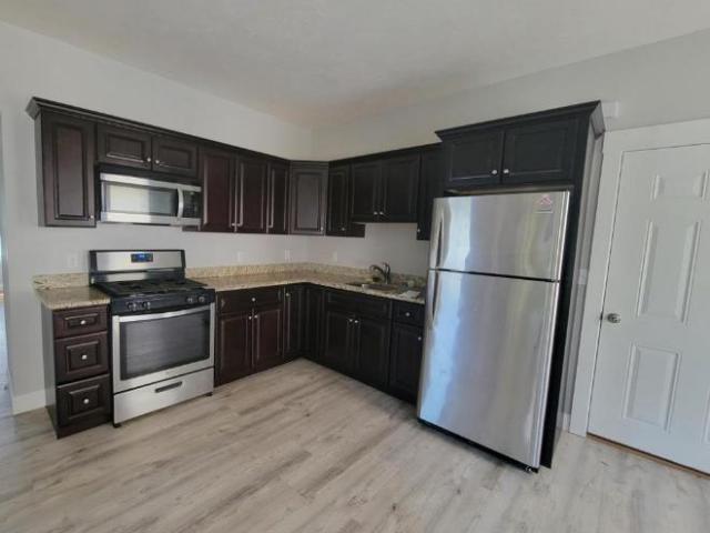 3 Br, 1 bath, Apartment 58 60 Park St