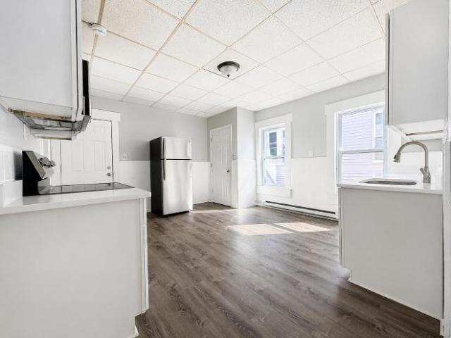 3 Br, 1 bath, Apartment 5 Mount Pleasant St
