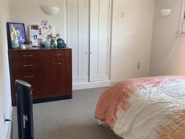 3 Br, 1 bath, Apartment 618 Mulberry St