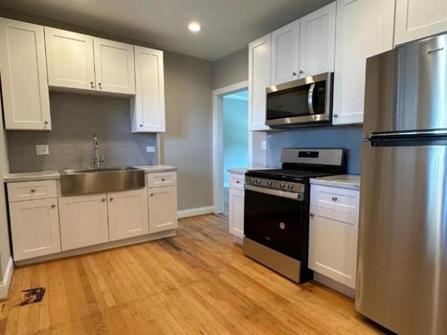3 Br, 1 bath, Apartment 6554 S California