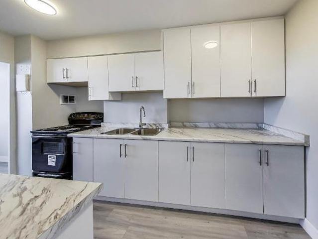 3 Br, 1 bath, Apartment 65 Thorncliffe Park Drive