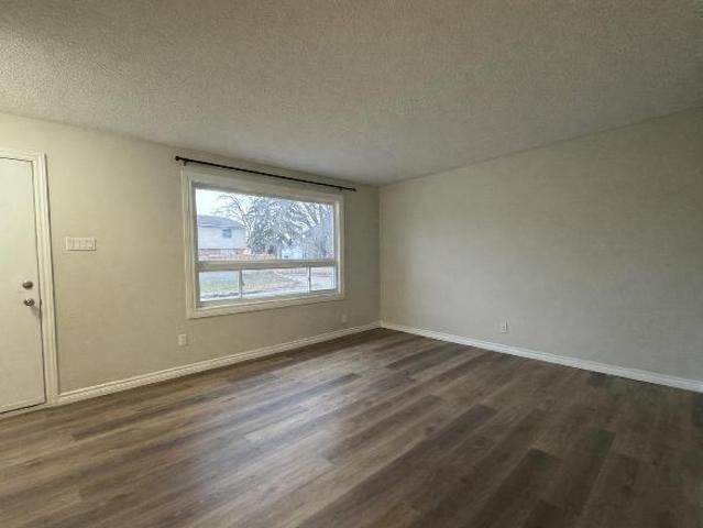 3 Br, 1 bath, Apartment 695 Wallace Street