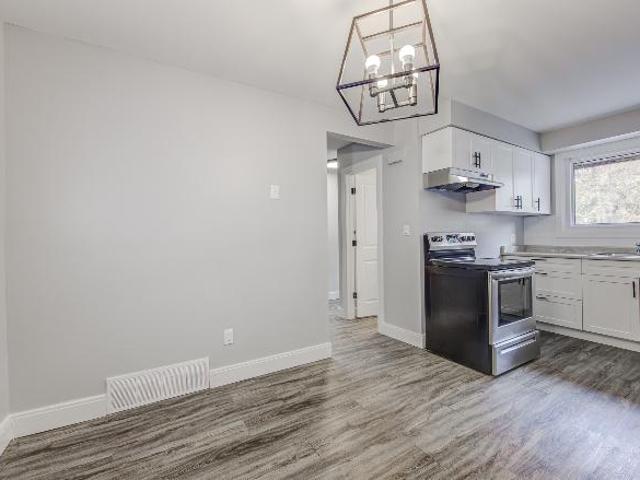 3 Br, 1 bath, Apartment 6 Pearl Crescent