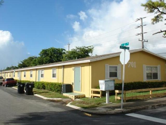 3 Br, 1 bath, Apartment 701 South G Street