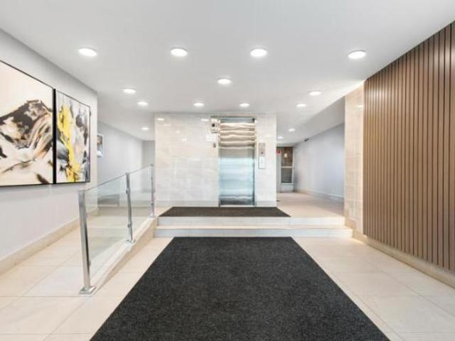 3 Br, 1 bath, Apartment 7280 Darcel Avenue