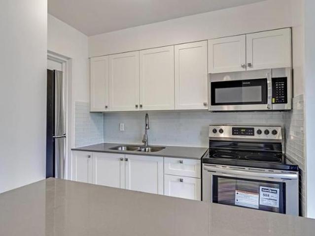 3 Br, 1 bath, Apartment 7555 Goreway Dr