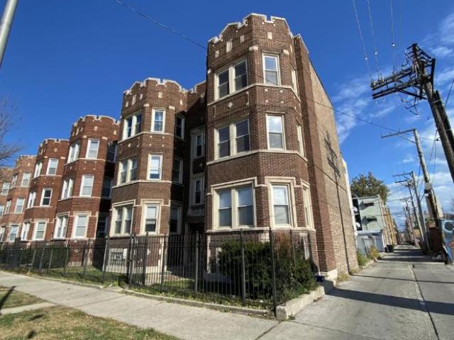 3 Br, 1 bath, Apartment 7845 S Cornell Ave