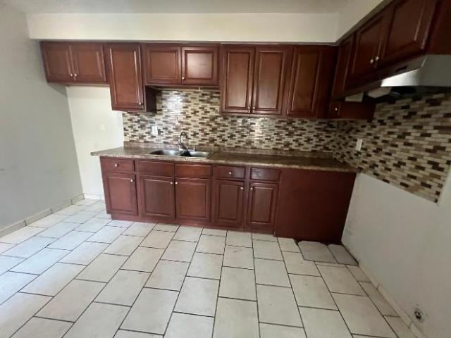 3 Br, 1 bath, Apartment 81 Eagen Drive