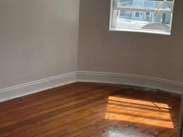 3 Br, 1 bath, Apartment 826 Blue Hill Avenue