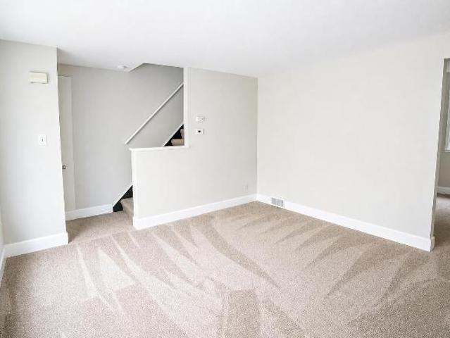 3 Br, 1 bath, Apartment 911 955 Sleepy Hollow Road