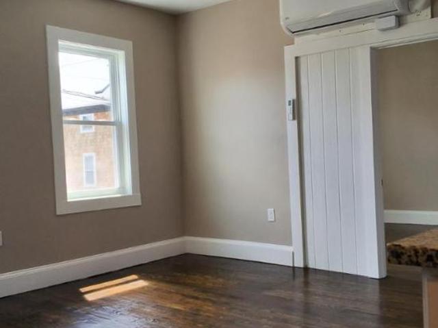 3 Br, 1 bath, Apartment 913 Rodman Street