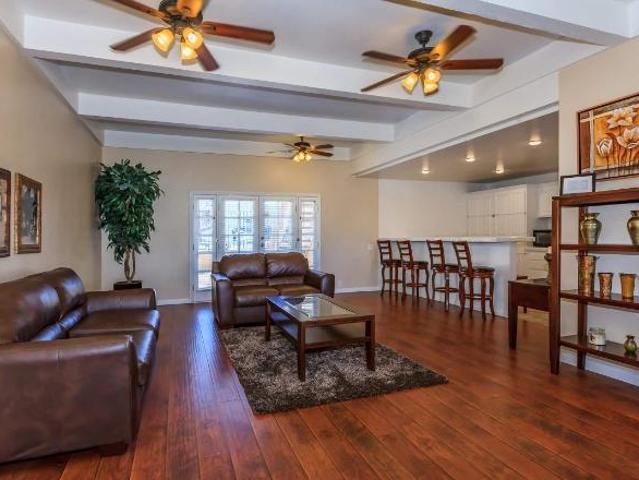 3 Br, 1 bath, Apartment 950 Arcadia Ave