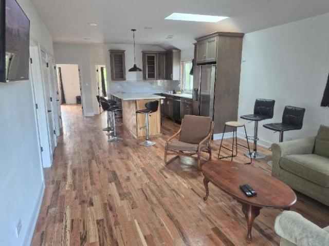 3 Br, 1 bath, Condo 4144 N Parkside Ave