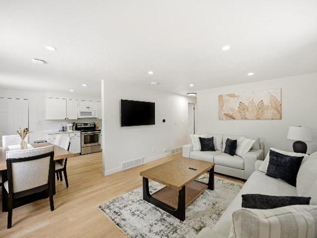 3 Br, 1 bath, Condo 414 Dayton Street