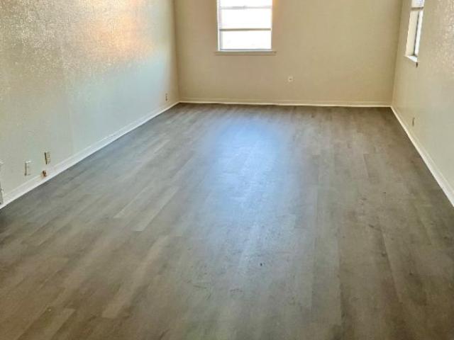 3 Br, 1 bath, Condo 414 E Ave A