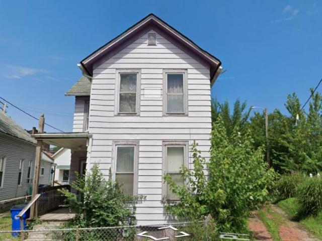 3 Br, 1 bath, Condo 4212 Apple Ave