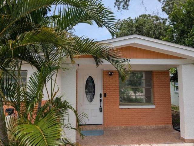 3 Br, 1 bath, Condo 4223 W Laurel St
