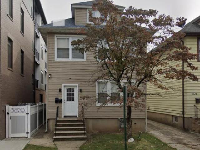 3 Br, 1 bath, Condo 47 W Price St