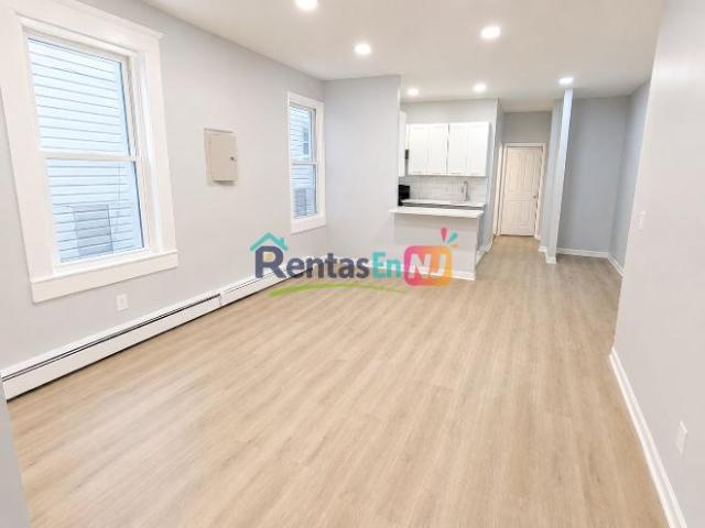 3 Br, 1 bath, Condo 445 Broadway