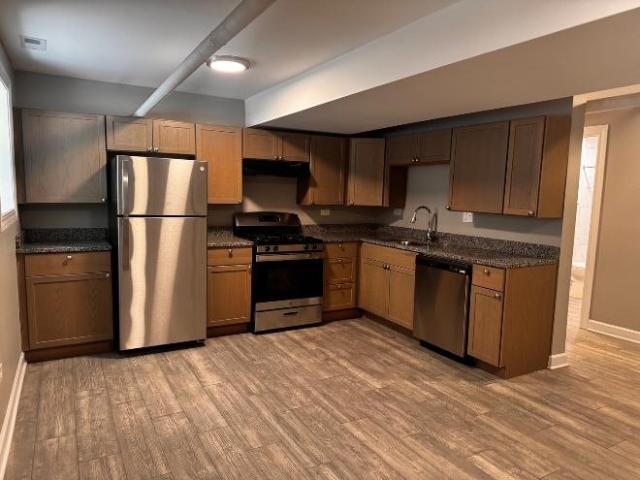 3 Br, 1 bath, Condo 4556 4558 S Prairie