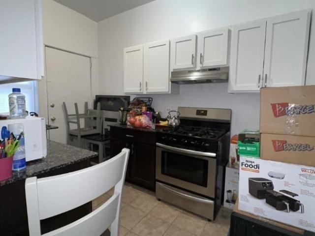 3 Br, 1 bath, Condo 4611 N Ashland Ave