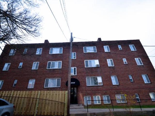 3 Br, 1 bath, Condo 463 Newcomb Street Se
