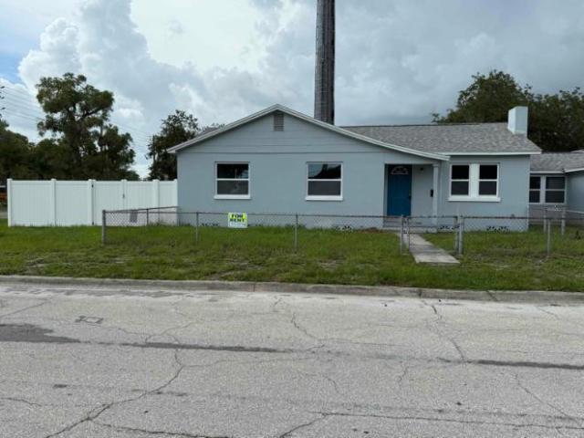 3 Br, 1 bath, Condo 4855 Fairfield Ave