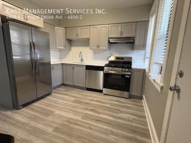 3 Br, 1 bath, Condo 4856 S Cottage Grove Ave