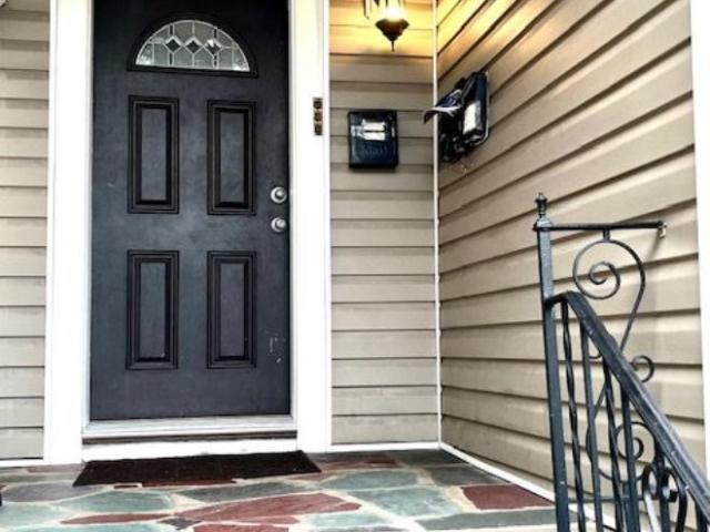 3 Br, 1 bath, Condo 48 Elmwood Ave