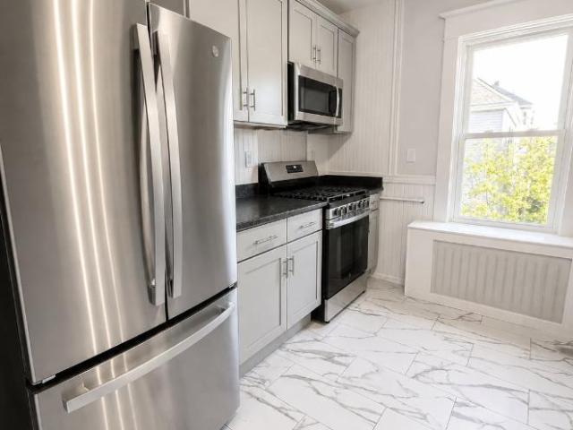 3 Br, 1 bath, Condo 48 Irvington St