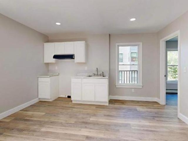 3 Br, 1 bath, Condo 48 Knox St