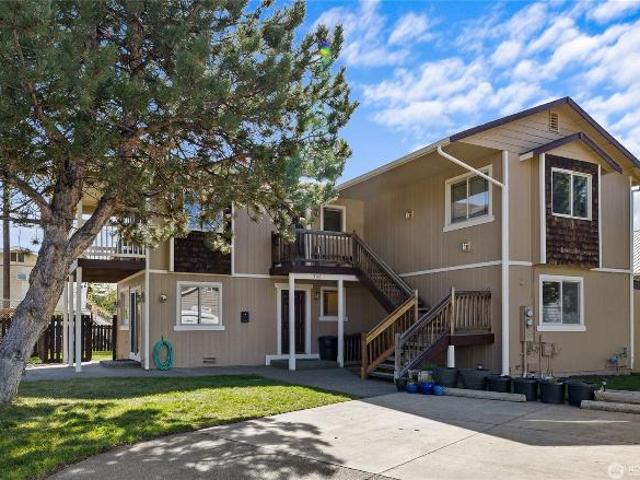 3 Br, 1 bath, Condo 502 E River Ave