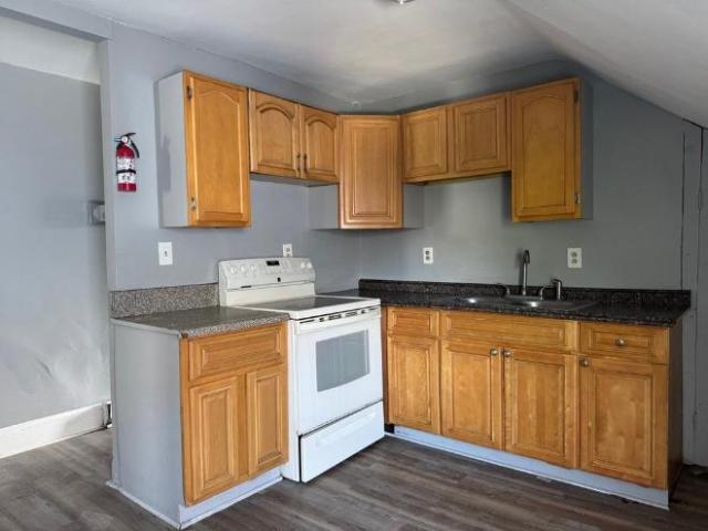 3 Br, 1 bath, Condo 508 Chalkstone Ave