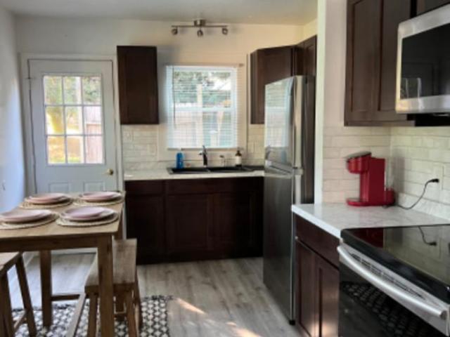 3 Br, 1 bath, Condo 509 W Mcelhaney Rd