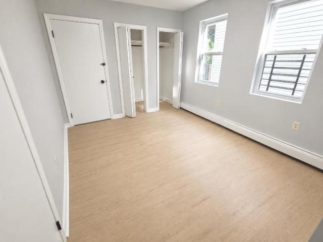 3 Br, 1 bath, Condo 50 Halsted St
