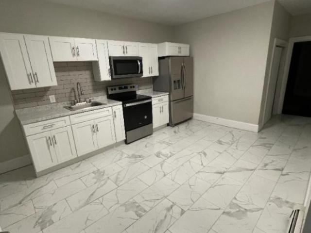 3 Br, 1 bath, Condo 519 N Main St
