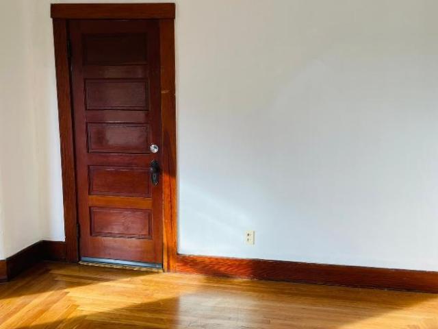 3 Br, 1 bath, Condo 51 Elm St