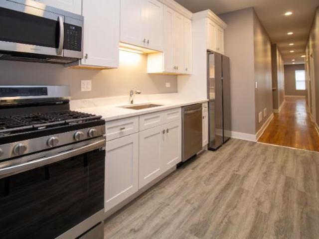 3 Br, 1 bath, Condo 5310 S Harper Ave