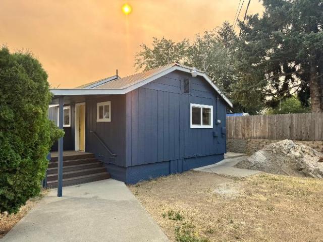 3 Br, 1 bath, Condo 535 Methow St