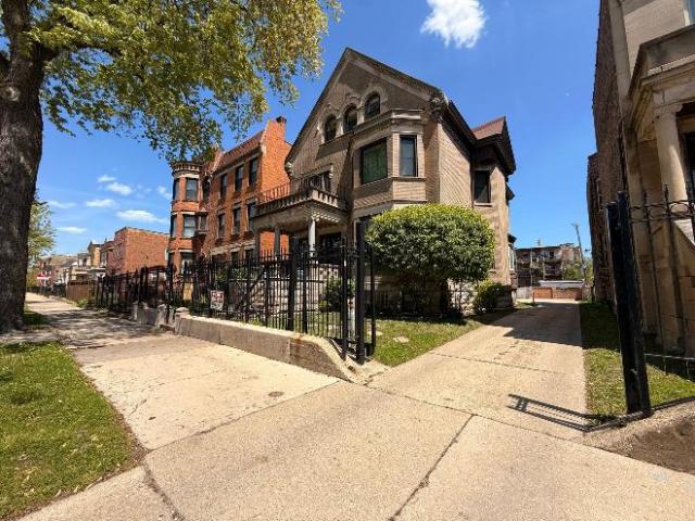 3 Br, 1 bath, Condo 5411 S Michigan Ave