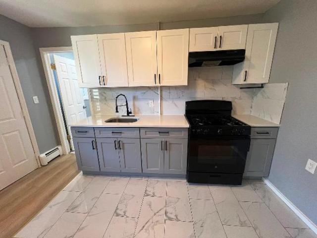 3 Br, 1 bath, Condo 542 River St
