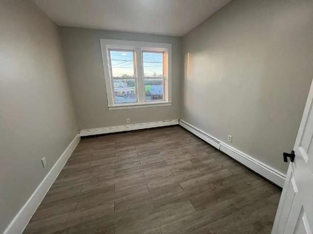 3 Br, 1 bath, Condo 545 E 38th St
