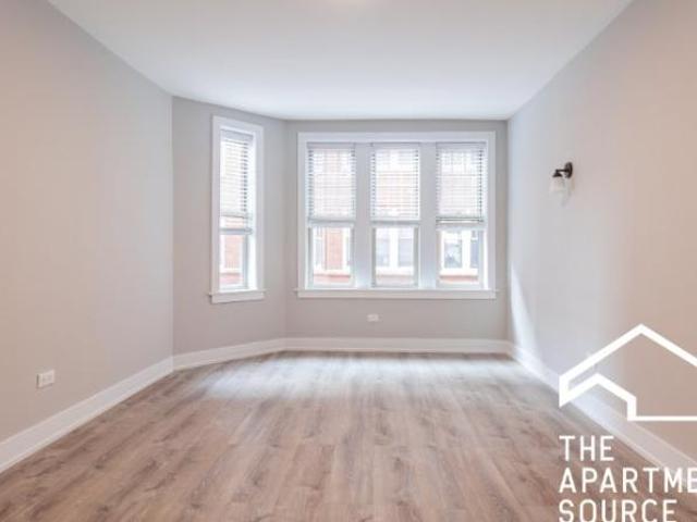 3 Br, 1 bath, Condo 550 West Aldine Ave