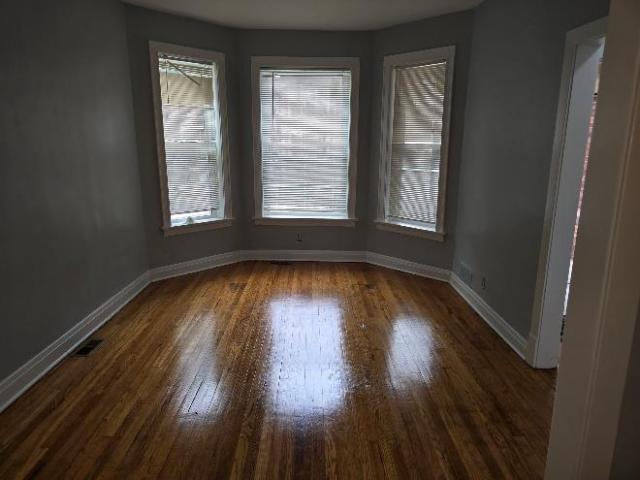 3 Br, 1 bath, Condo 5519 S Throop St